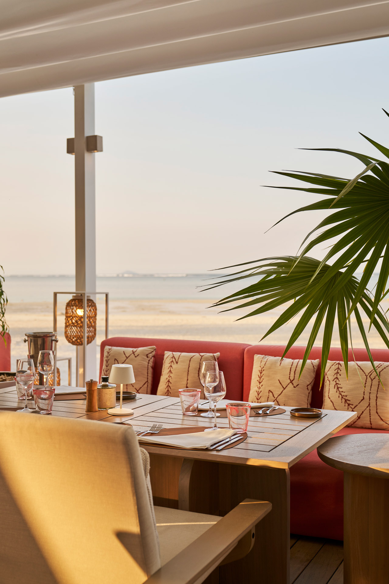 Beach Rouge | Restaurants & Bars | LUX* Belle Mare